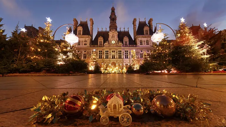 Traditional Christmas Carols: The Ultimate Guide + 50 Songs