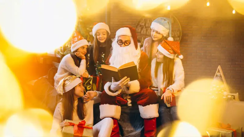 Traditional Christmas Carols: The Ultimate Guide + 50 Songs